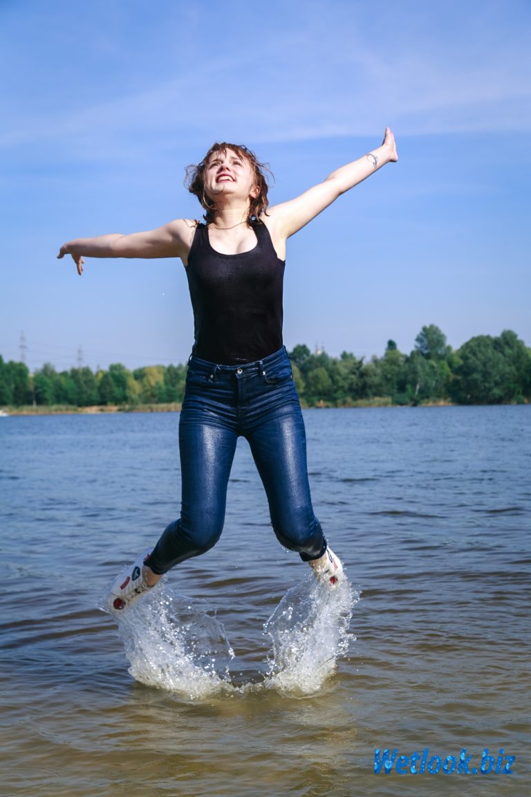Wetlook girl Ella set1 in pool Photo and Video - WetLook.Biz